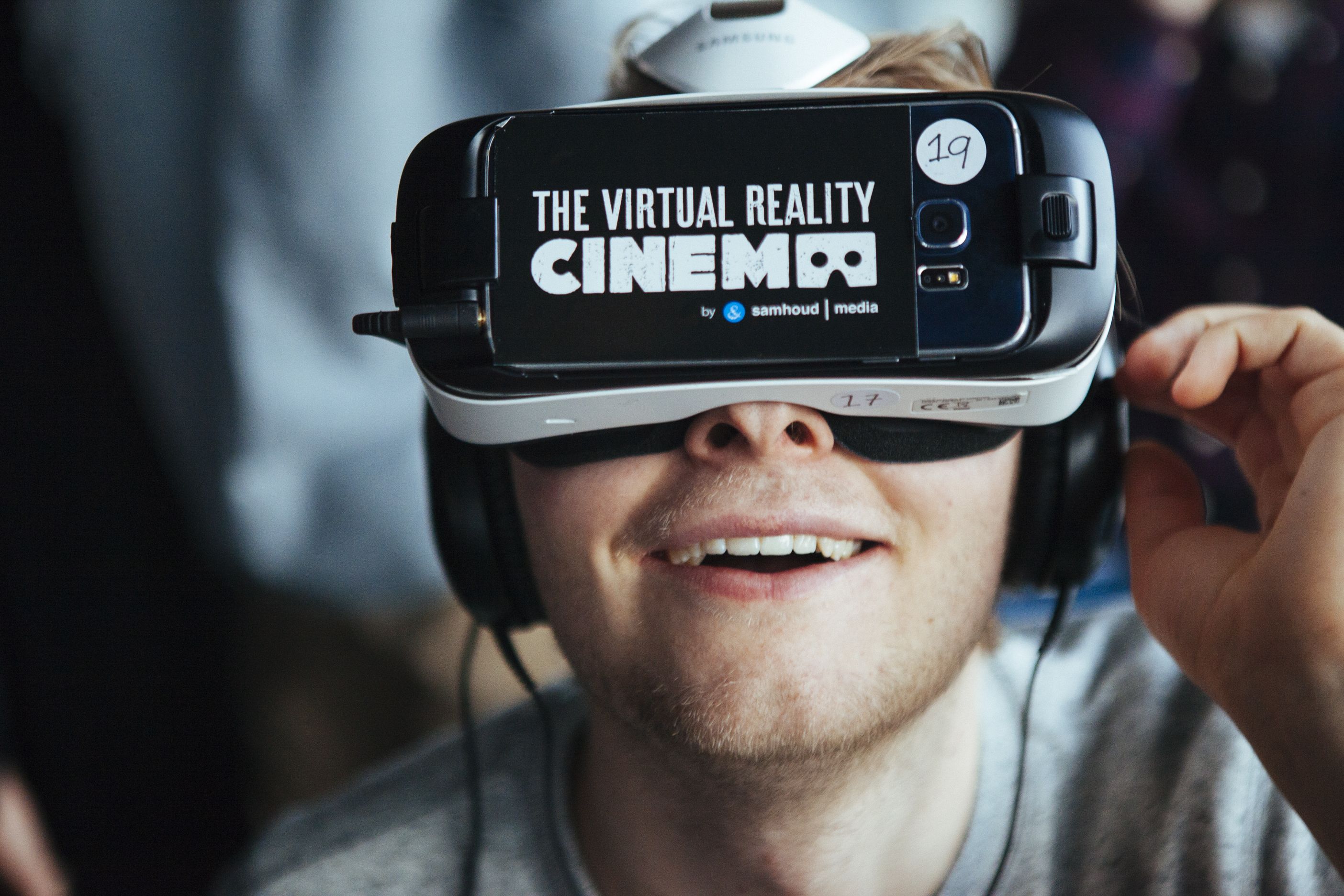 World's First Virtual Reality Cinema Opened in Amsterdam - CYLAND